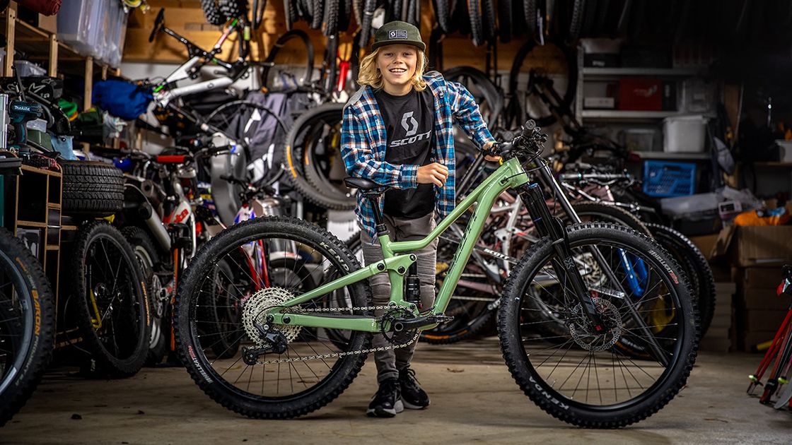 Lois The Mechanic | Scott