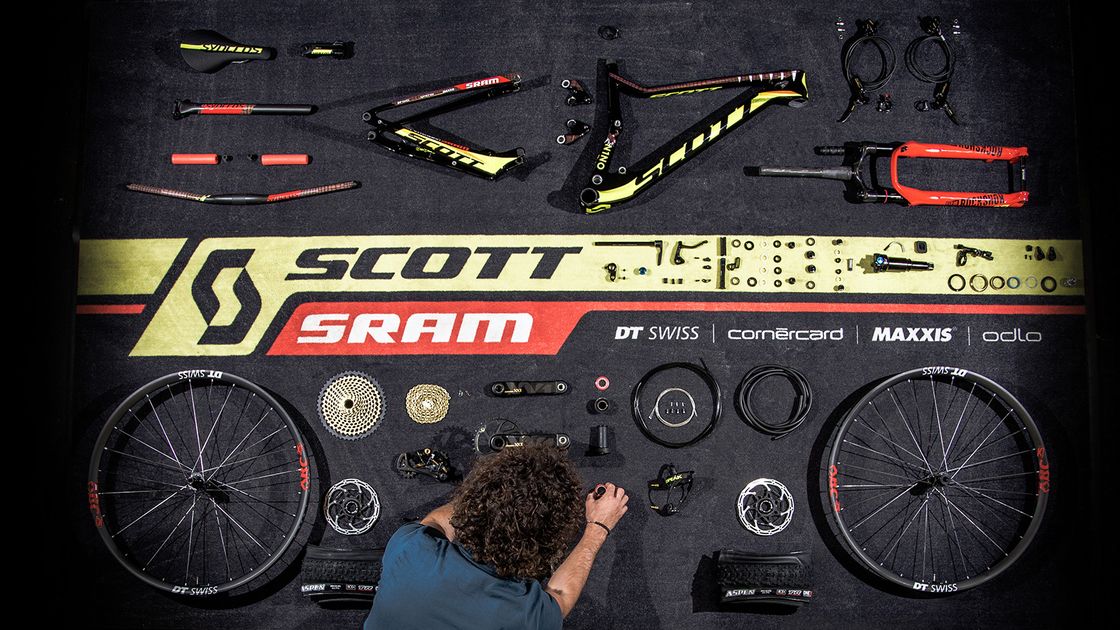 How to build a bike with Yanick-the-Mechanic | Scott