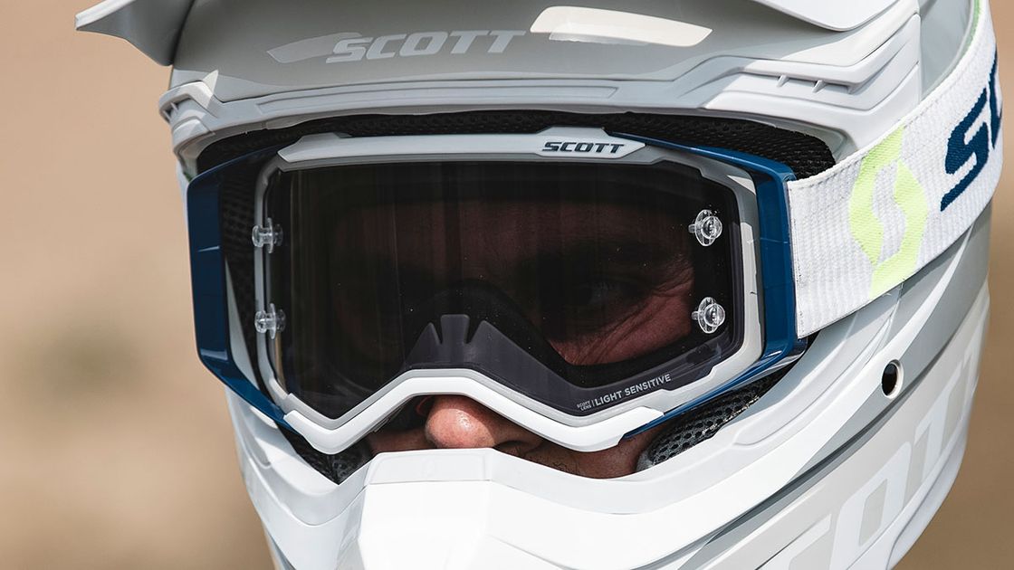 SCOTT Light Sensitive Lens Technology | DEFEND YOUR VISION | Scott