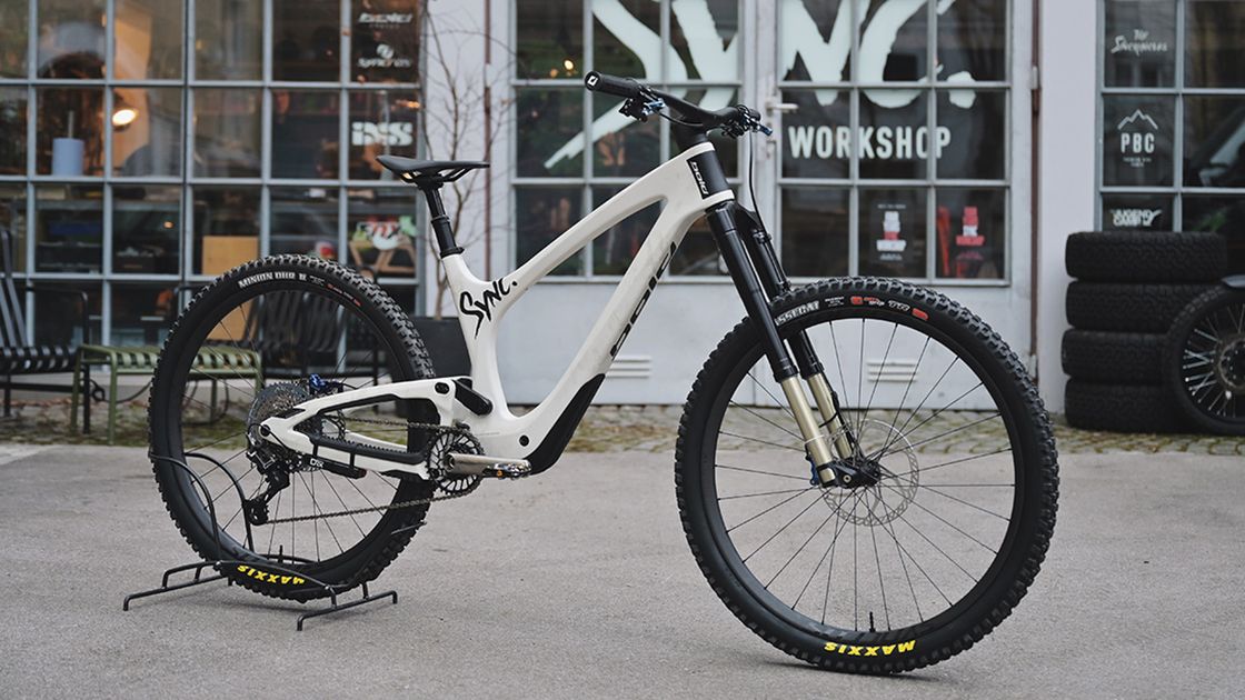 Bold UNPLUGGED Custom Dream Build | BOLD CYCLES