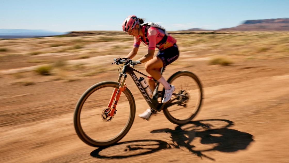 Hannah Otto Attempts Fastest Known Time on the White Rim | Scott