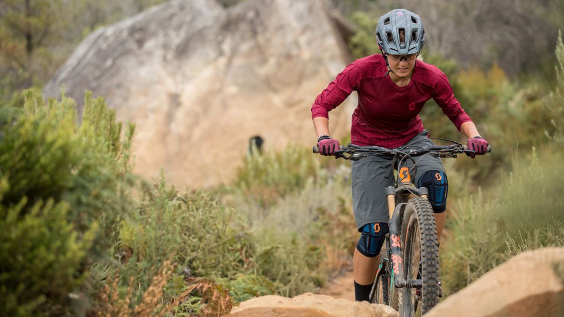The New SCOTT Trail Bike Wear Collection for Women | Scott