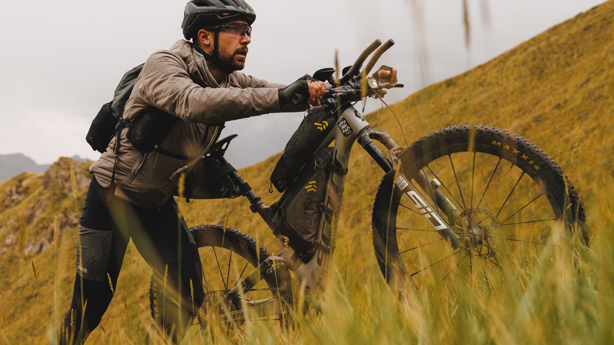 Sul filo del rasoio - Robin Gemperle corre alla SRMR | Scott