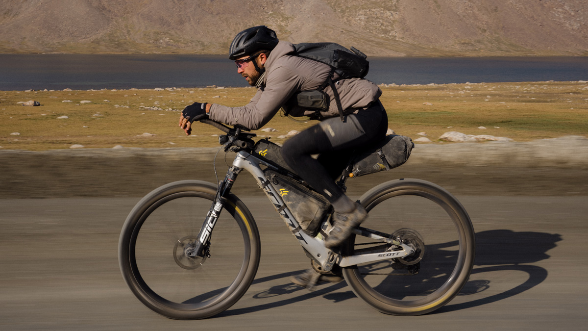 On A Thread - Robin Gemperle racing SRMR | Scott